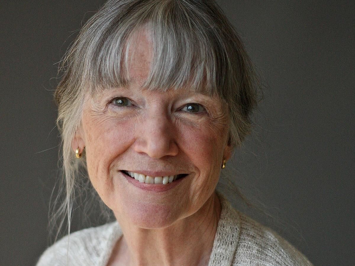 Reading guide: A Spool of Blue Thread by Anne Tyler | The Booker Prizes